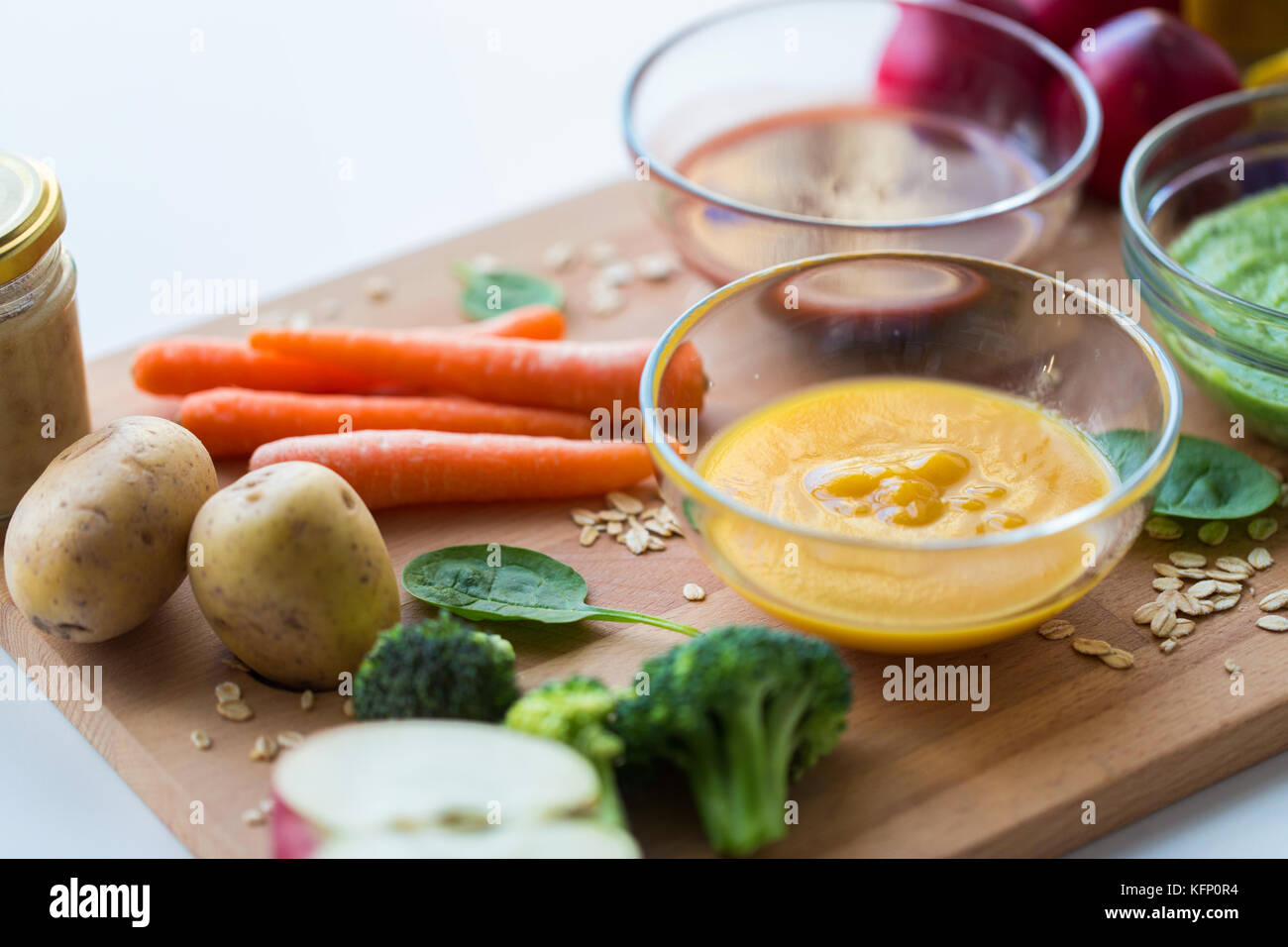 Bowls baby puree hi-res stock photography and images - Alamy