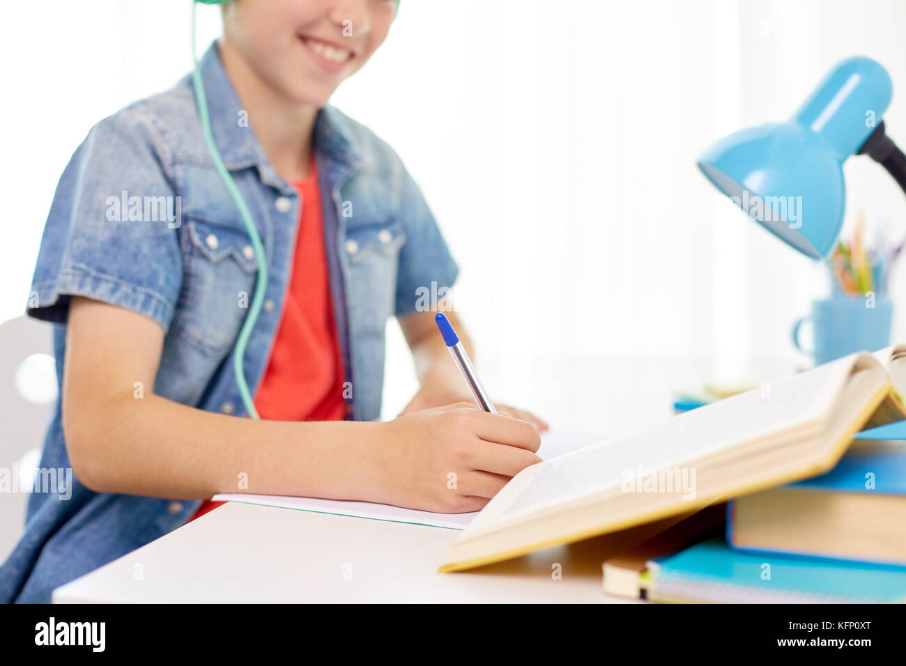 Boy teen at school close hi-res stock photography and images - Alamy