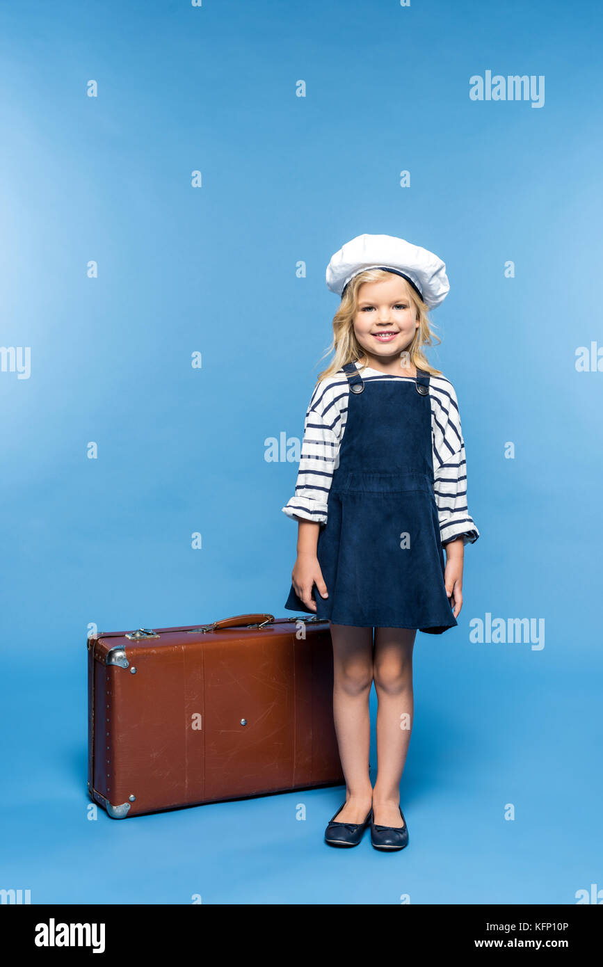 Child with suitcase hi-res stock photography and images - Alamy