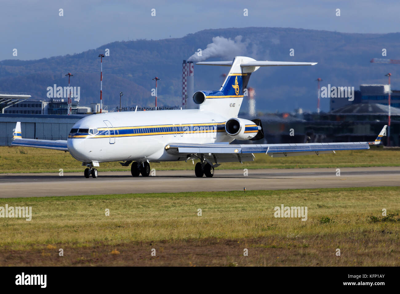 Boeing 727 cockpit hi-res stock photography and images - Alamy