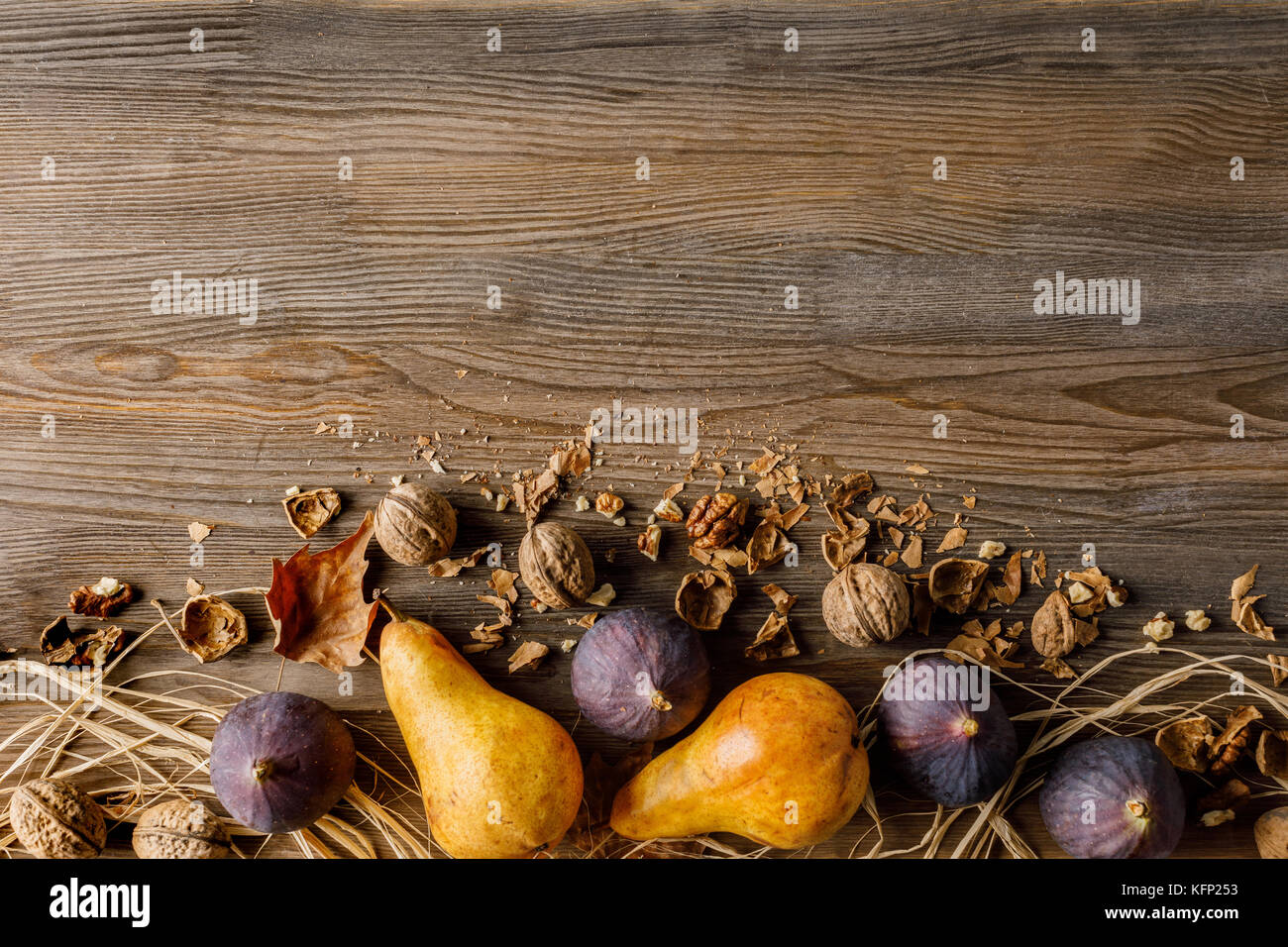 Seasonal fruits hi-res stock photography and images - Alamy