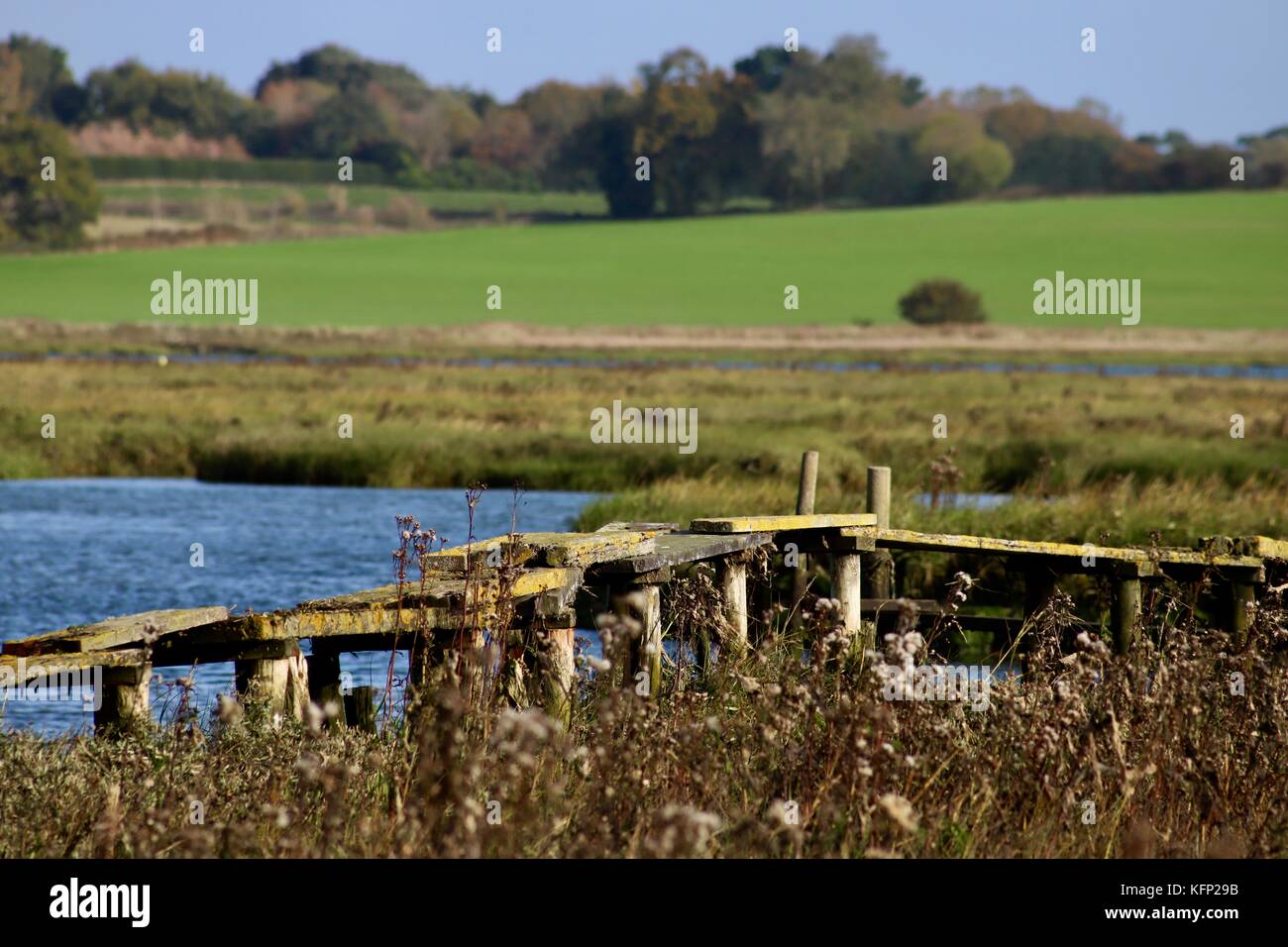 Unsafe bridge hi-res stock photography and images - Alamy