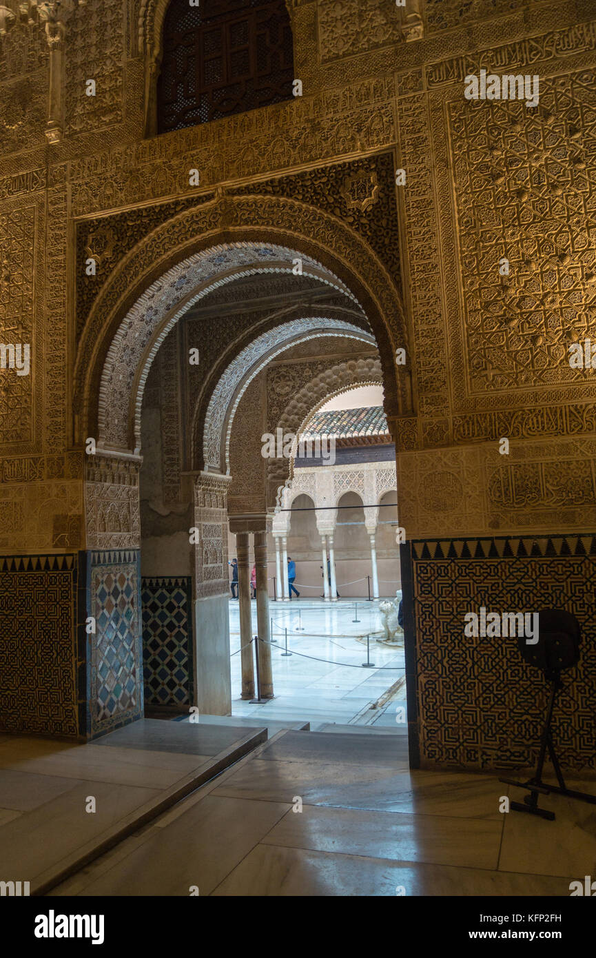 Islamic carving hi-res stock photography and images - Alamy