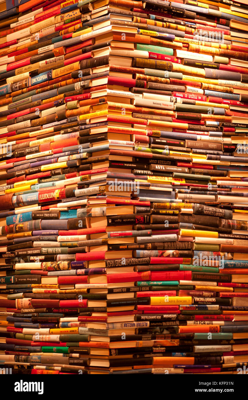 Pillar of books hi-res stock photography and images - Alamy