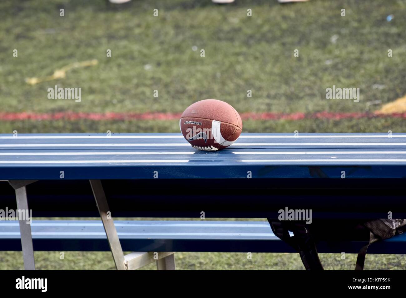 Ball bench hi-res stock photography and images - Alamy