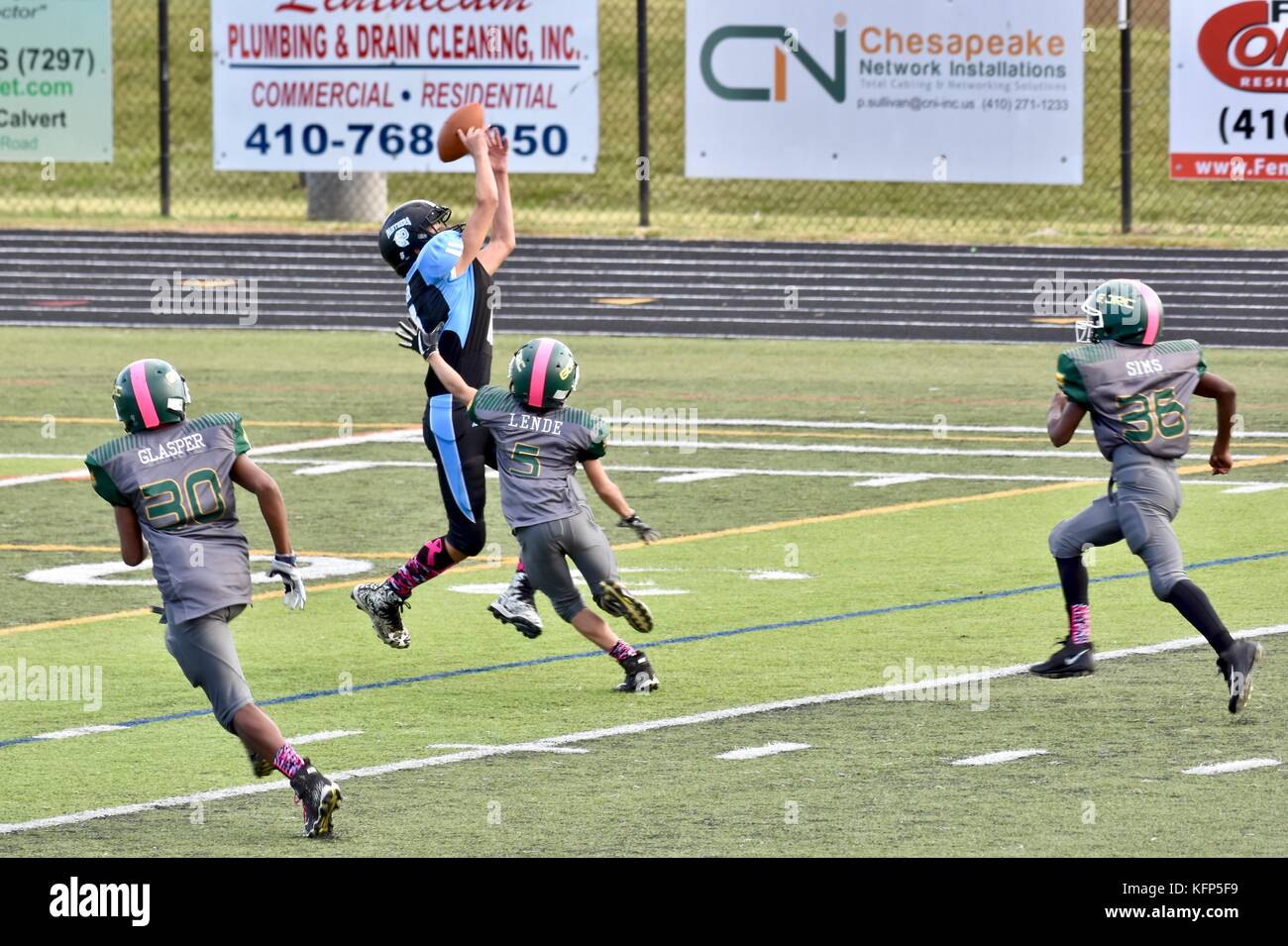 American youth tackle football Stock Photo - Alamy