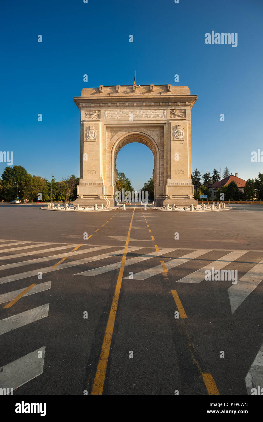 Arch of triumph bucharest hi-res stock photography and images - Alamy