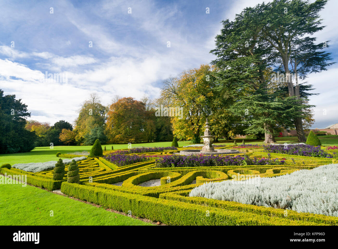 Formal garden at Sledmere House and Gatdens East Yorkshire Stock Photo ...