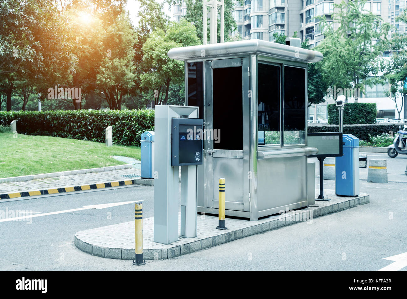 Rising Arm Access Barrier at Car Parking Stock Photo - Alamy