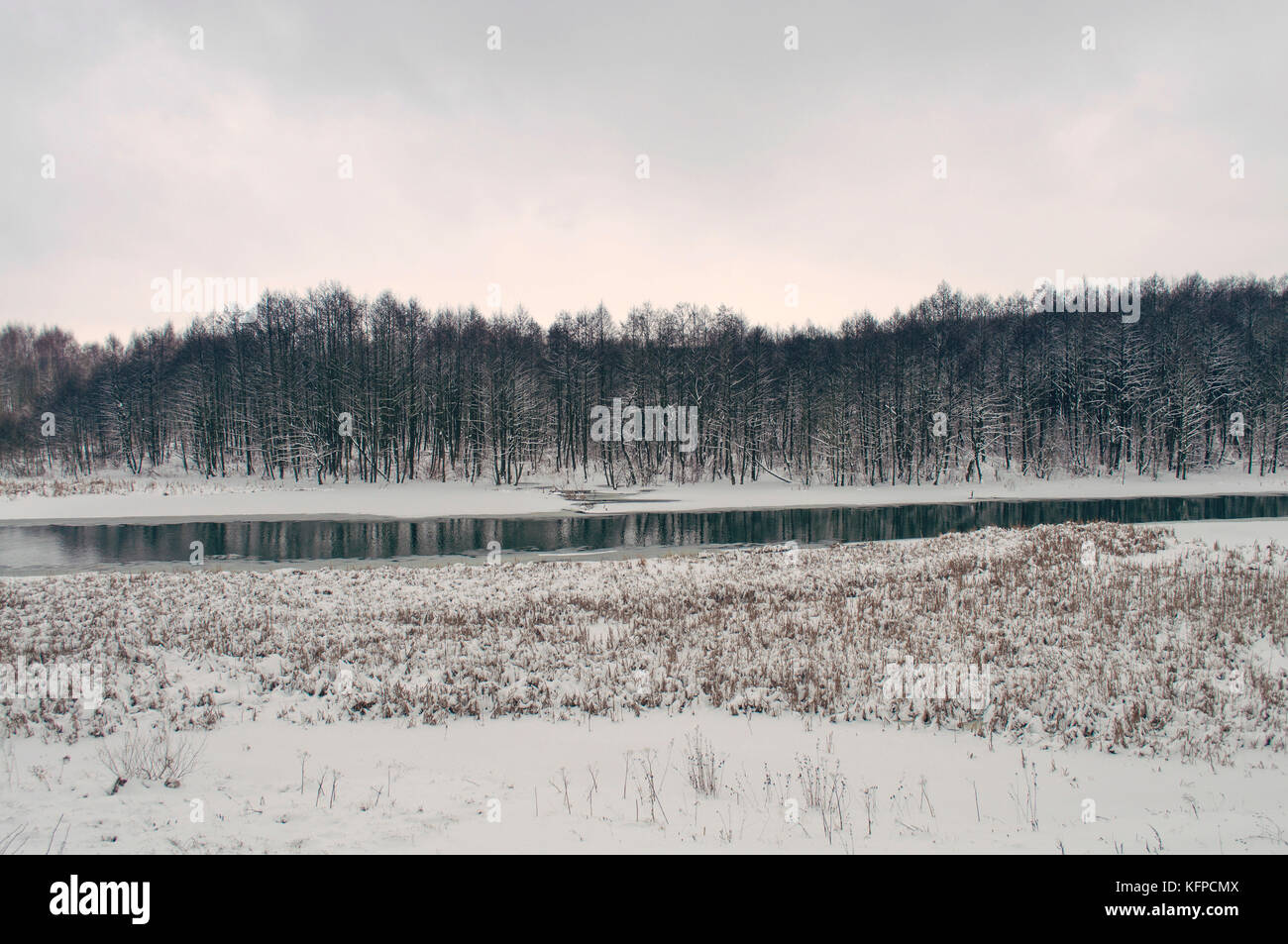 Gloomy weather overcast hi-res stock photography and images - Alamy