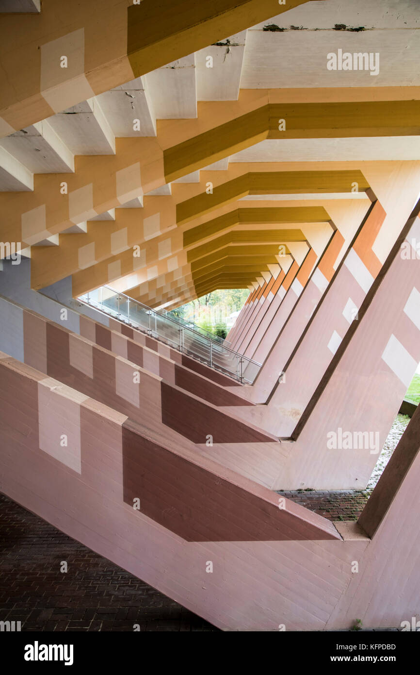 Pillars pool hi-res stock photography and images - Alamy