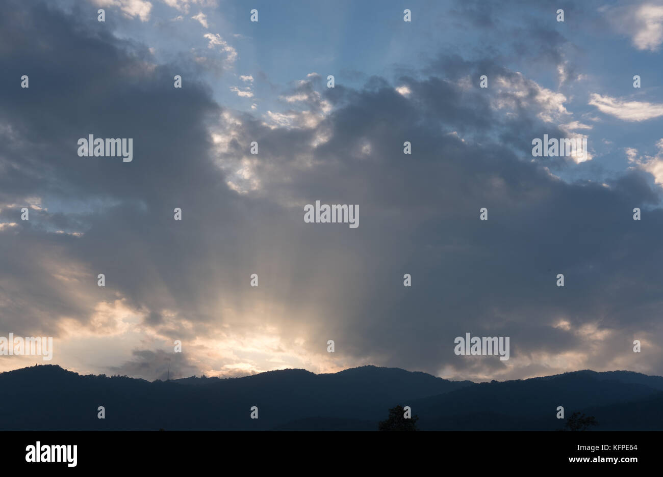 ray of light. sunbeam at sunset with mountain landscape. sunlight Stock ...