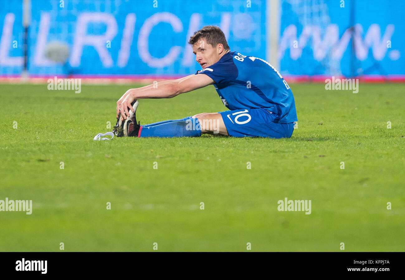 Bochum, Germany. 30th Oct, 2017. Bochum's Thomas Eisfeld sits on the ...