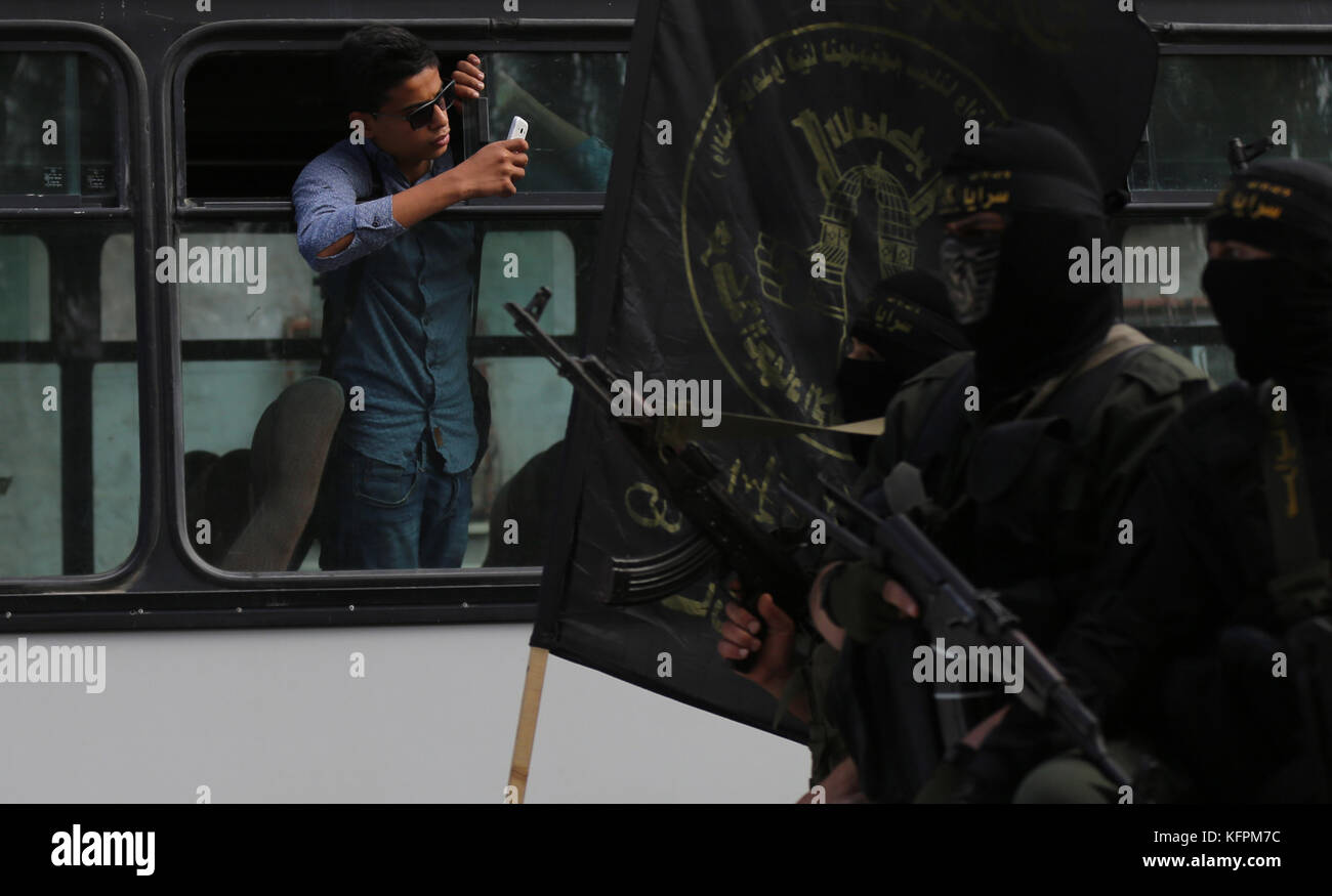 Bureij, Gaza Strip, Palestinian Territory. 31st Oct, 2017. Palestinian ...