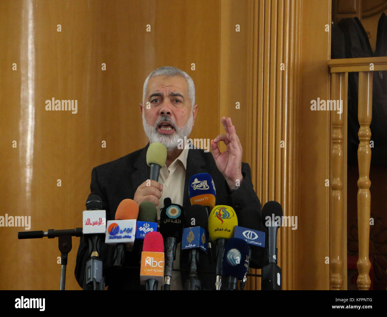 Al-Bureij refugee camp, Gaza Strip. 31st October, 2017. Thousands of ...