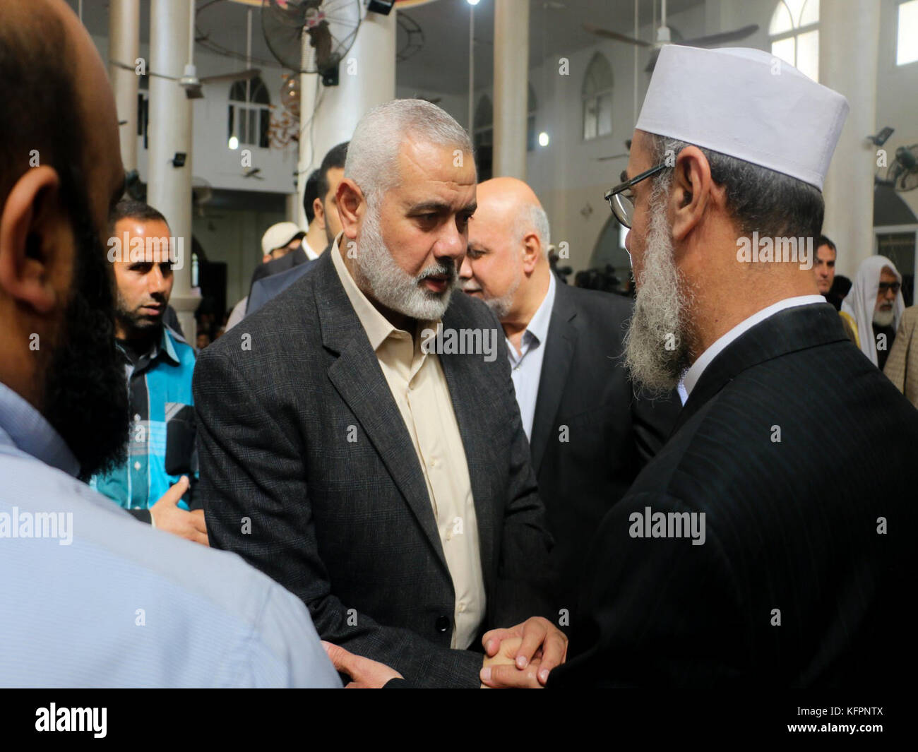 Al-Bureij refugee camp, Gaza Strip. 31st October, 2017. Thousands of ...