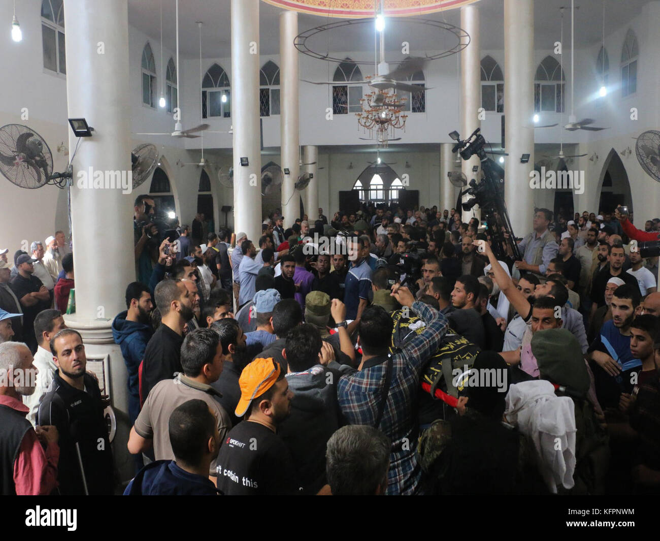 Al-Bureij refugee camp, Gaza Strip. 31st October, 2017. Thousands of ...