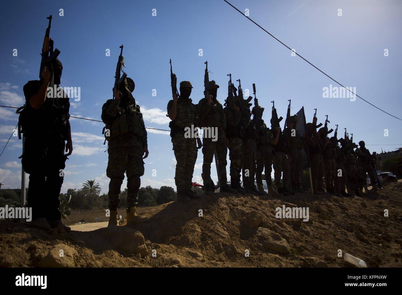 Gaza City, The Gaza Strip, Palestine. 31st Oct, 2017. Fighters of ...