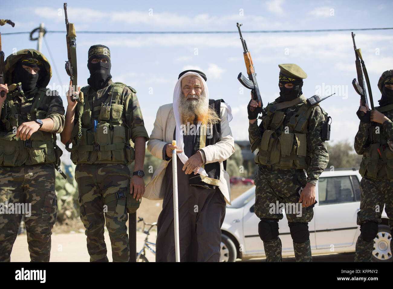 Gaza City, The Gaza Strip, Palestine. 31st Oct, 2017. Fighters of ...