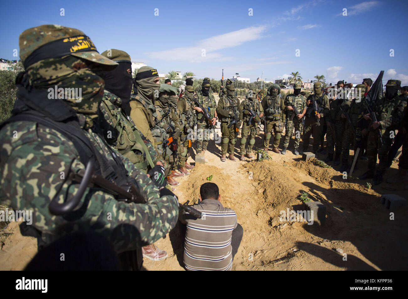 Gaza City, The Gaza Strip, Palestine. 31st Oct, 2017. Fighters of ...
