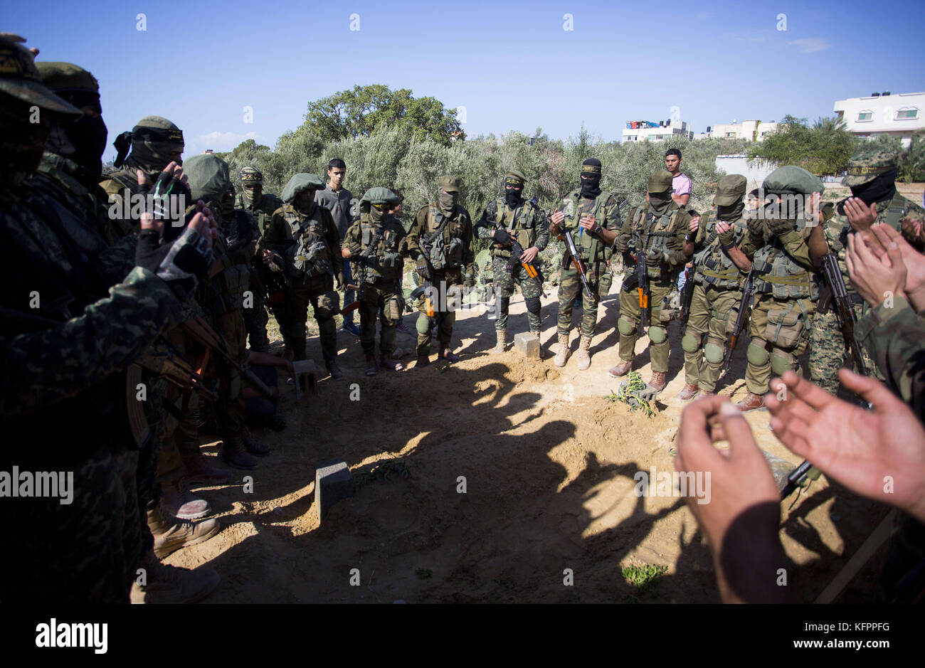 Gaza City, The Gaza Strip, Palestine. 31st Oct, 2017. Fighters of ...