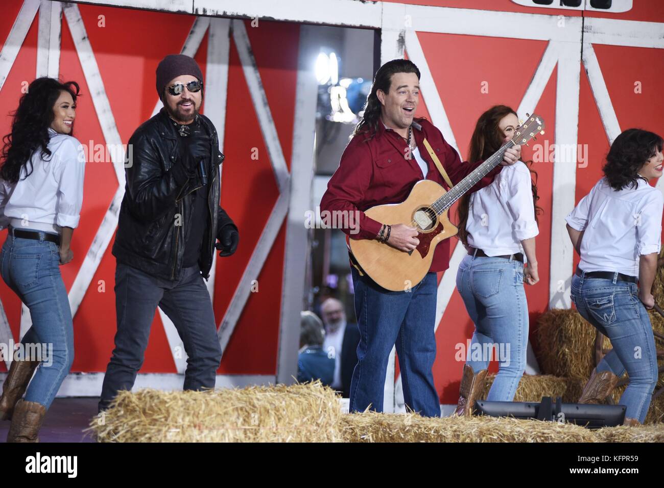 New York, NY, USA. 31st Oct, 2017. Billy Ray Cyrus, Carson Daly in ...