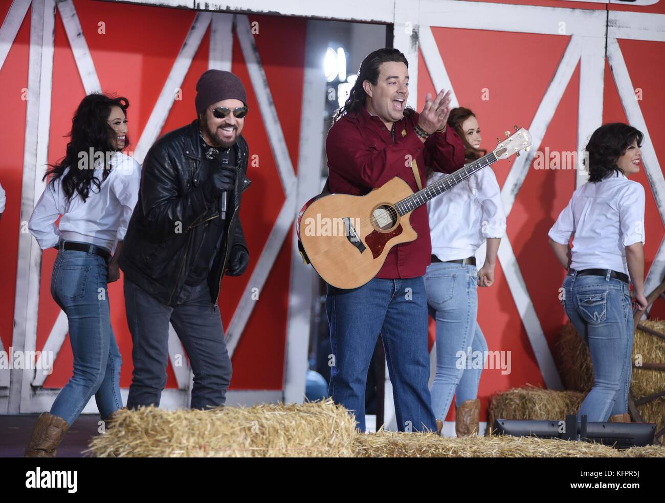 New York, NY, USA. 31st Oct, 2017. Billy Ray Cyrus, Carson Daly in ...