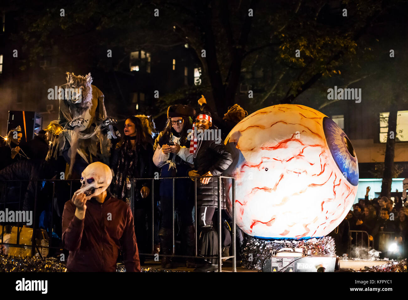 New York, USA. 1st Nov, 2017. New York's annual Village Halloween ...