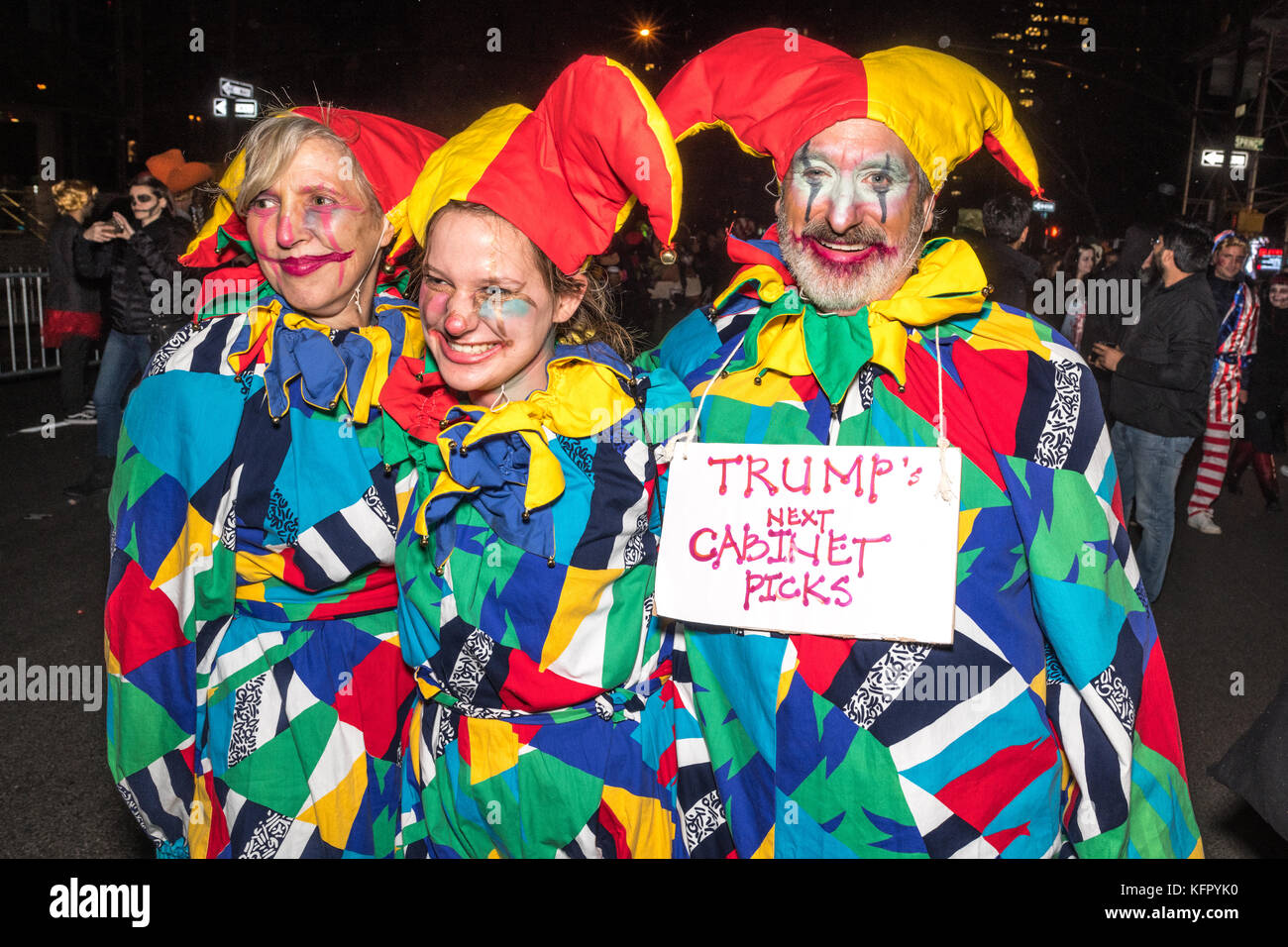 New York, USA. 31st Oct, 2017. Revelers dress up as clowns and wear a ...