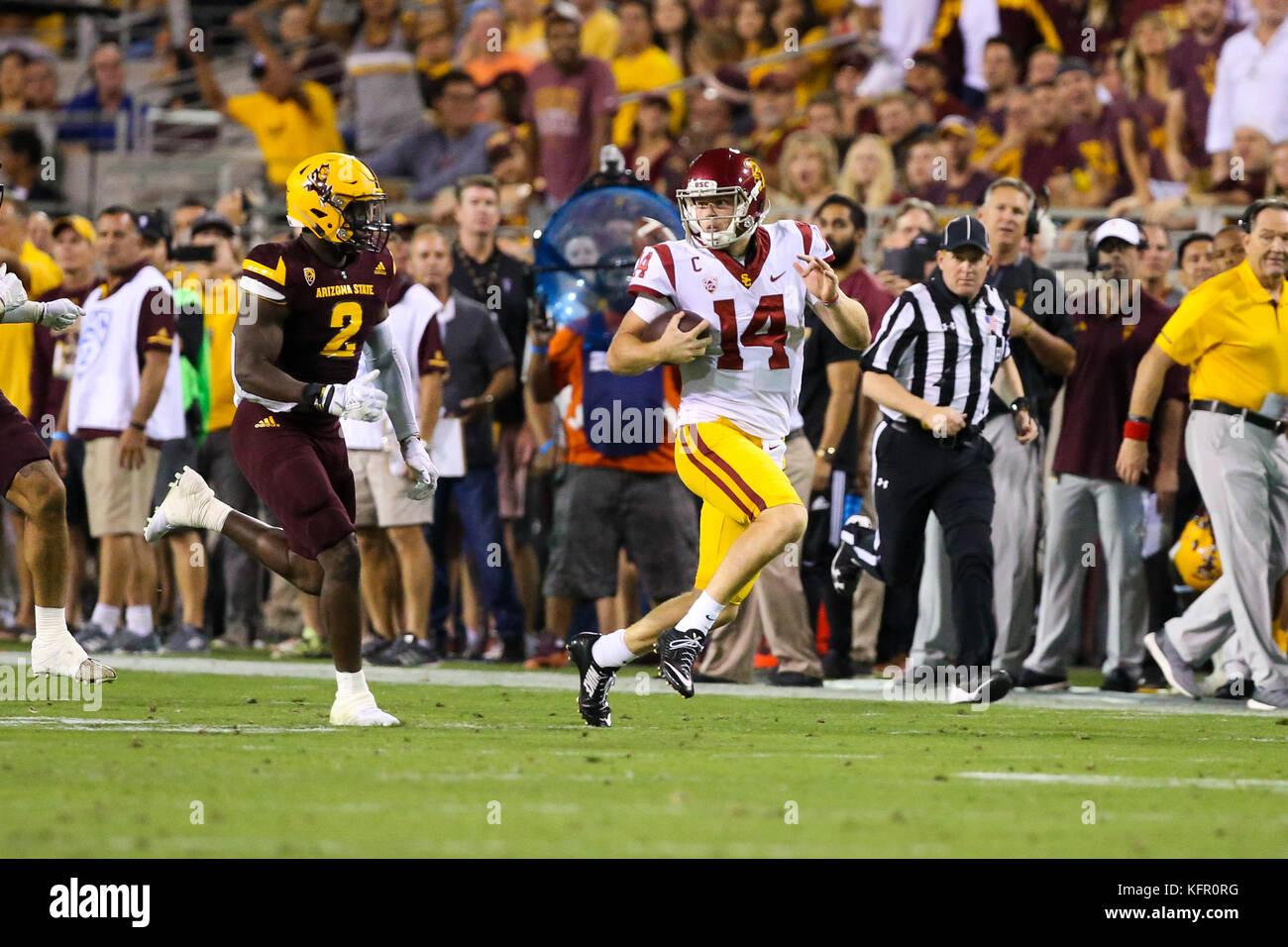 TEMPE, AZ - OCTOBER 28: Sam Darnold (14) of the USC Trojans runs for a ...