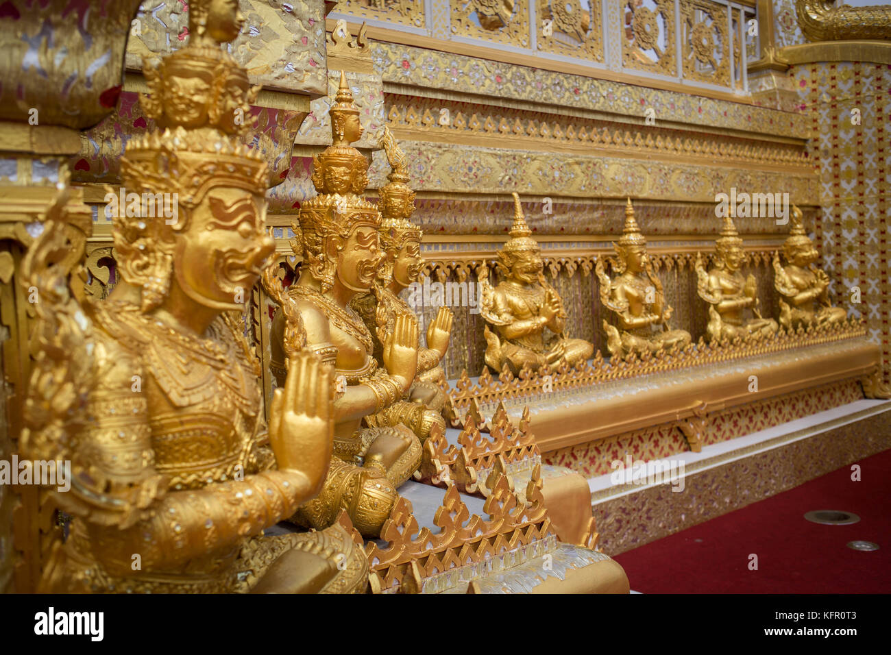 Bangkok, Thailand. 1st Nov, 2017. A closer view of the Royal ...