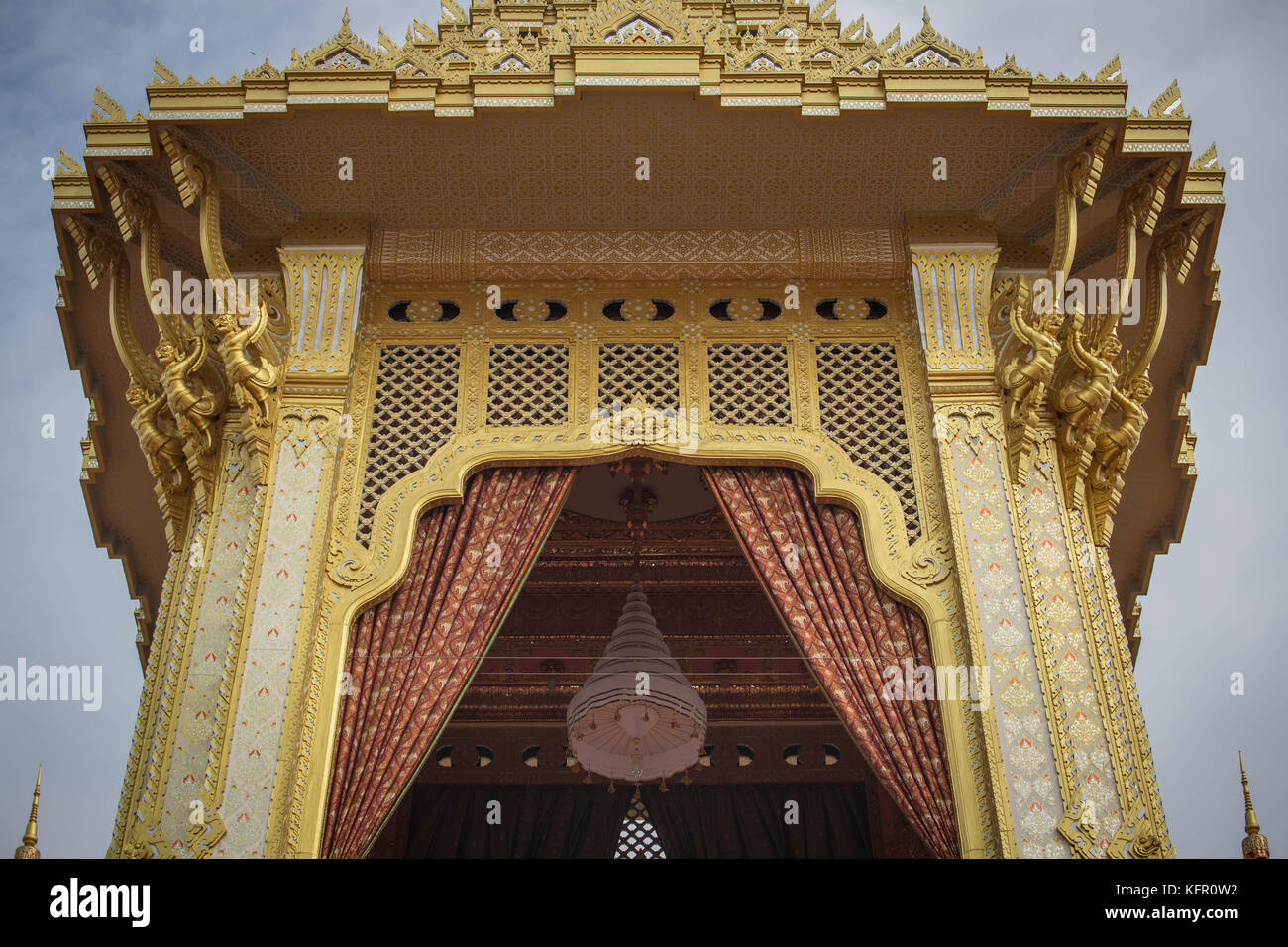 Bangkok, Thailand. 1st Nov, 2017. A closer view of the Royal ...