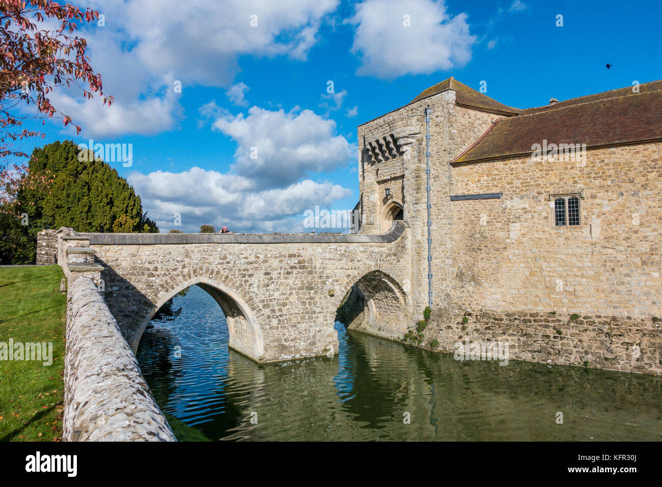 Entrance Bridge,Gate house,Leeds Castle.Maidstone,Kent,England,UK Stock ...