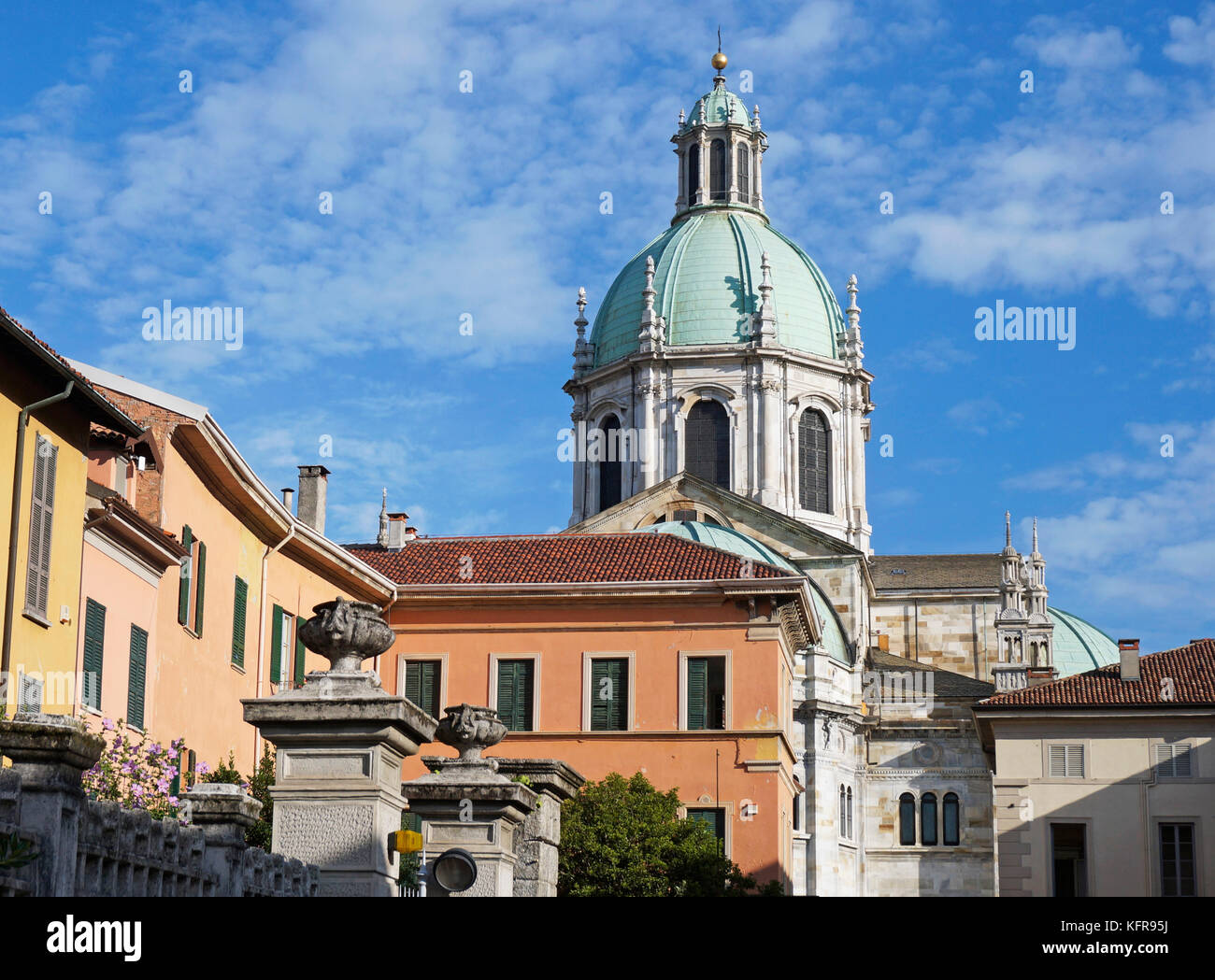 cathedral and buildings in Como, Lombardy, Italy Stock Photo - Alamy