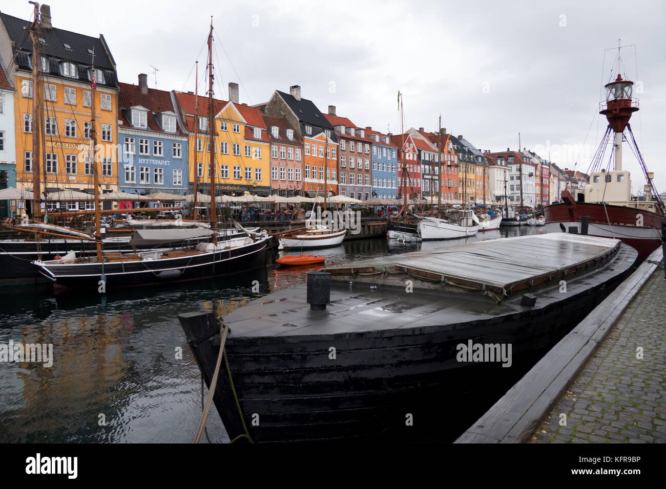 Nyhavn waterfront and entertainment district in Copenhagen, Denmark ...