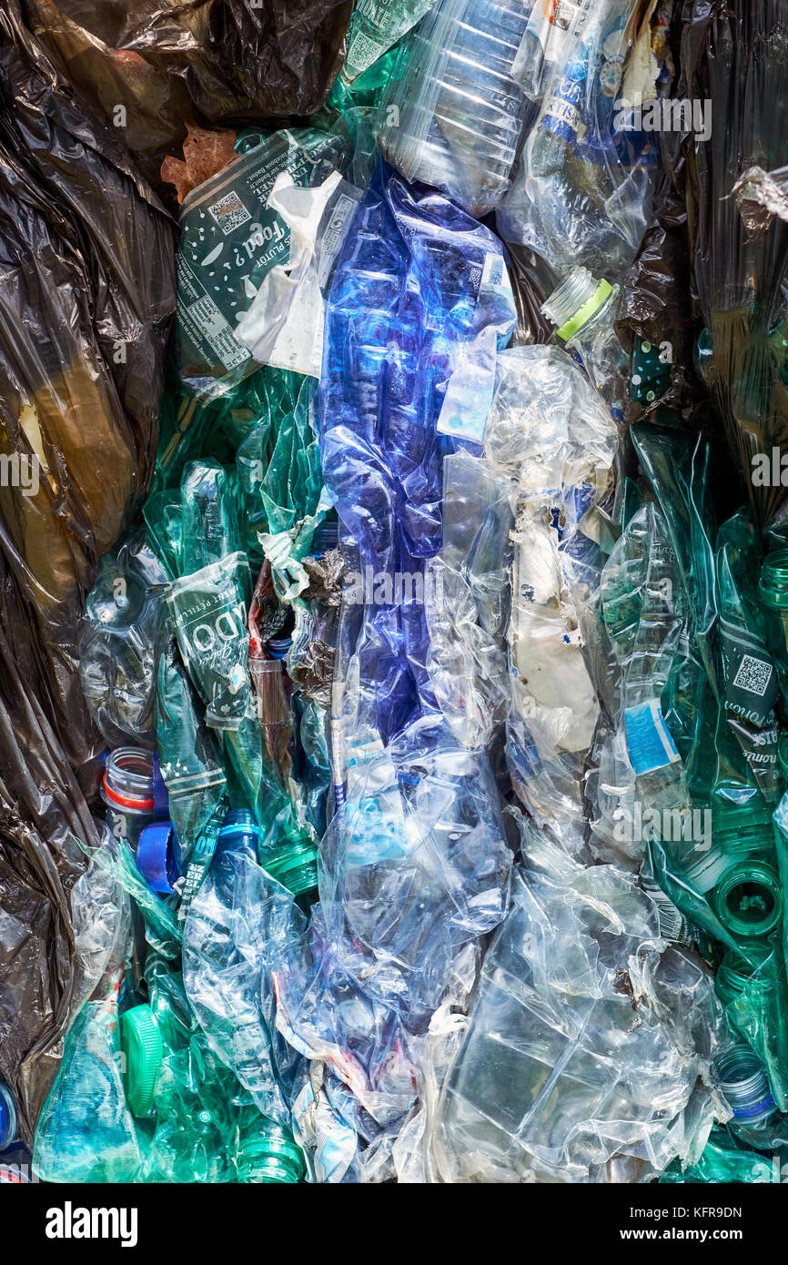 Plastic waste hi-res stock photography and images - Alamy