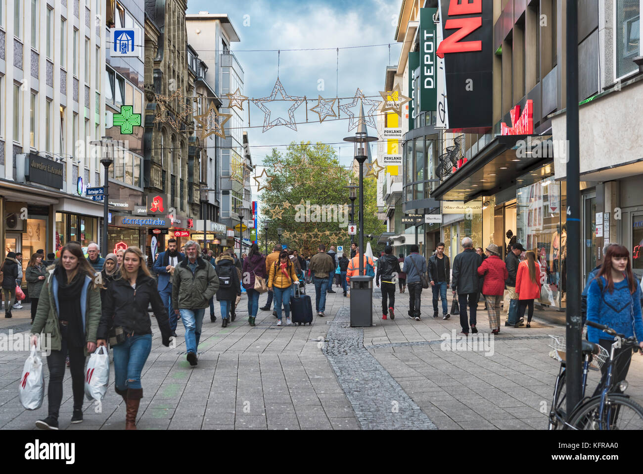 ESSEN, GERMANY - October 30, 2017: Thousands of shoppers enjoy the city ...