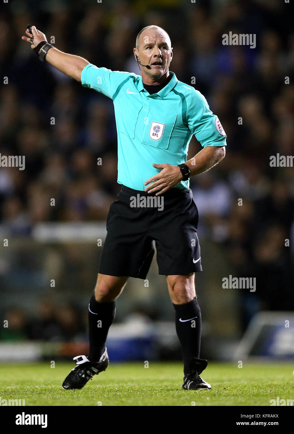 Match referee Scott Duncan Stock Photo - Alamy