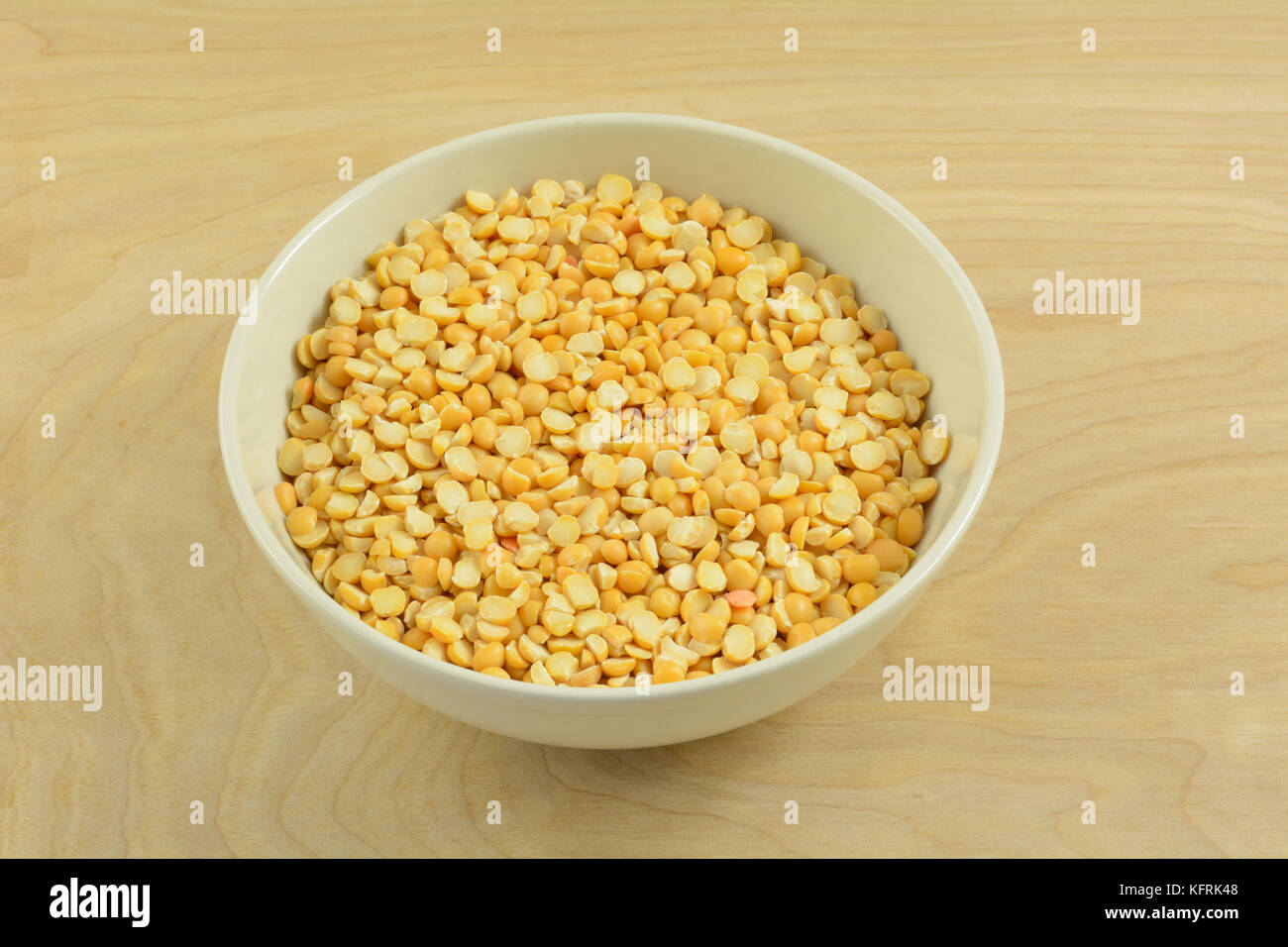 Raw dry peas on hi-res stock photography and images - Alamy