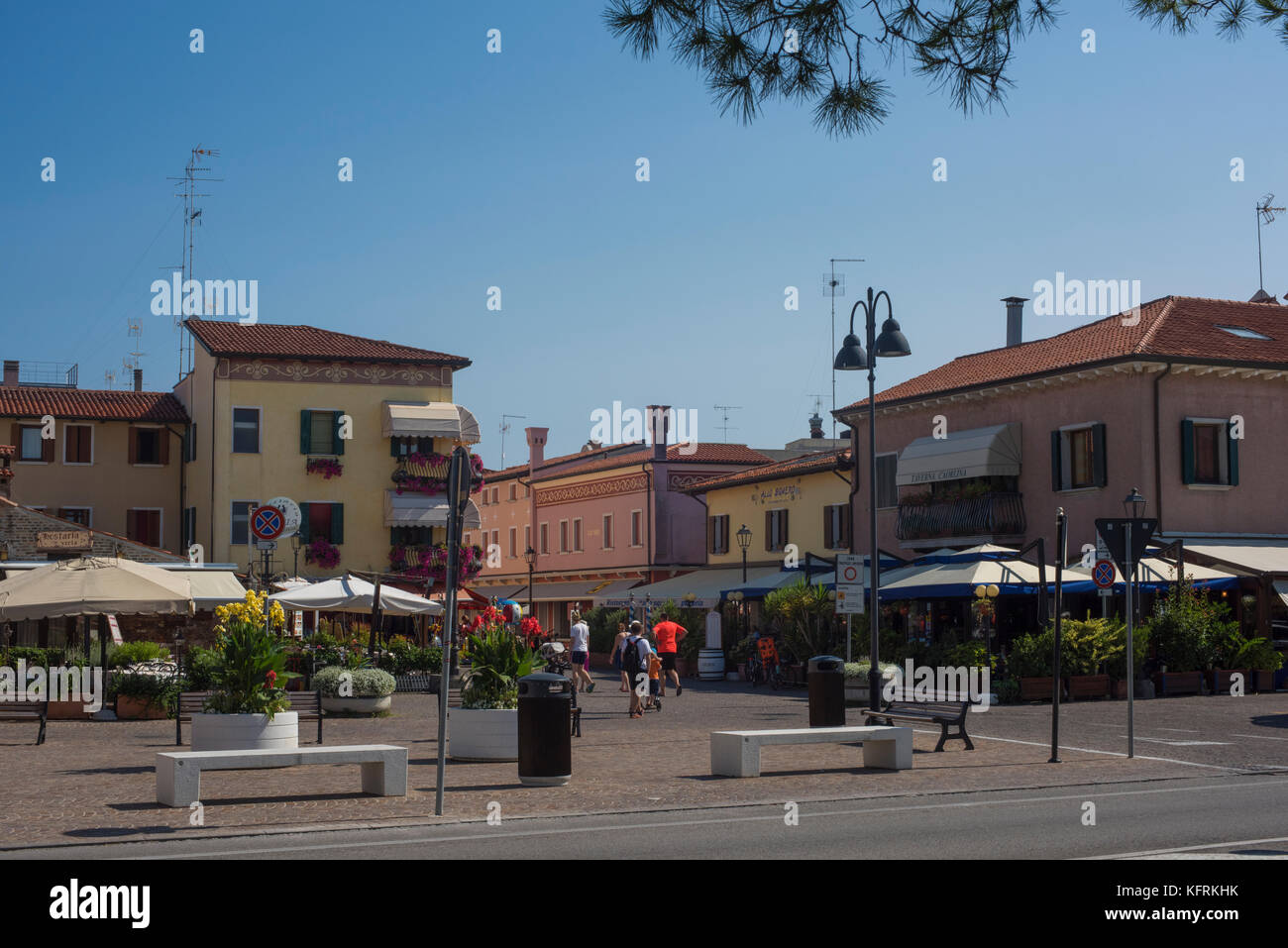 Piazza Matteotti, Caorle, Veneto Stock Photo - Alamy