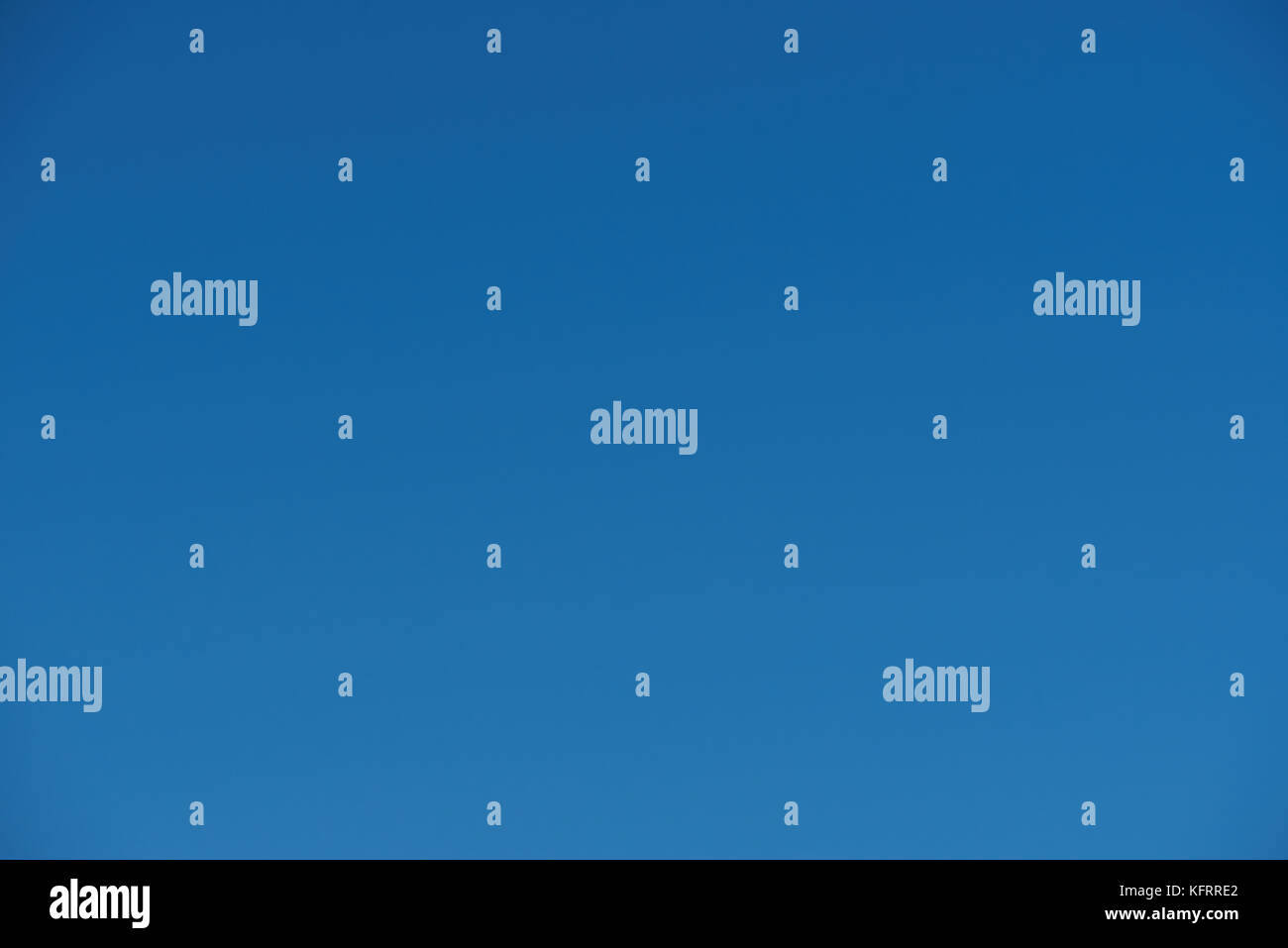 Blank blue sky background. Empty clean sky in day time Stock Photo - Alamy
