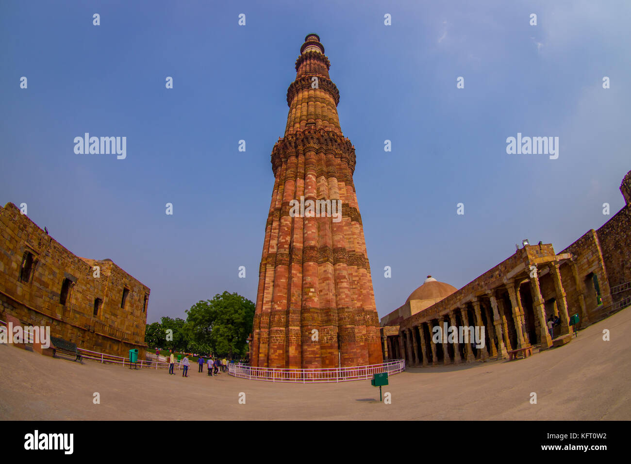 Qutub minar architectural pattern hi-res stock photography and images ...