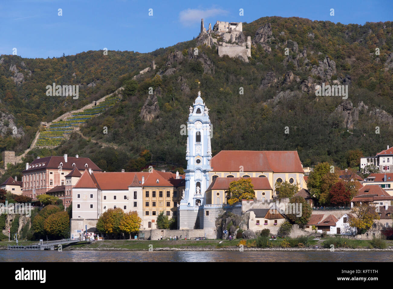 An autumnal view on the medieval castle Burgruine Dürnstein and the ...