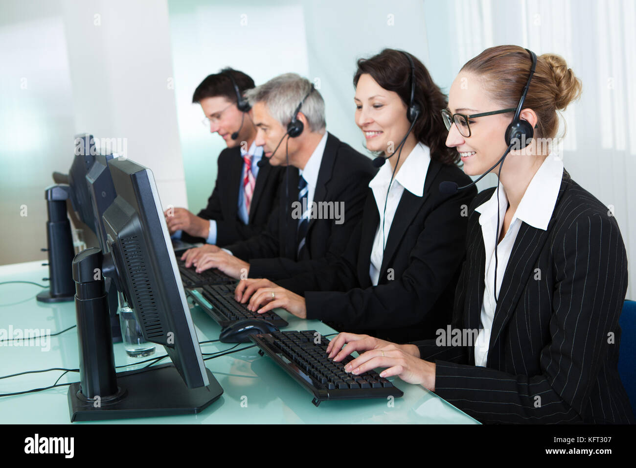 Call centre operators hi-res stock photography and images - Alamy