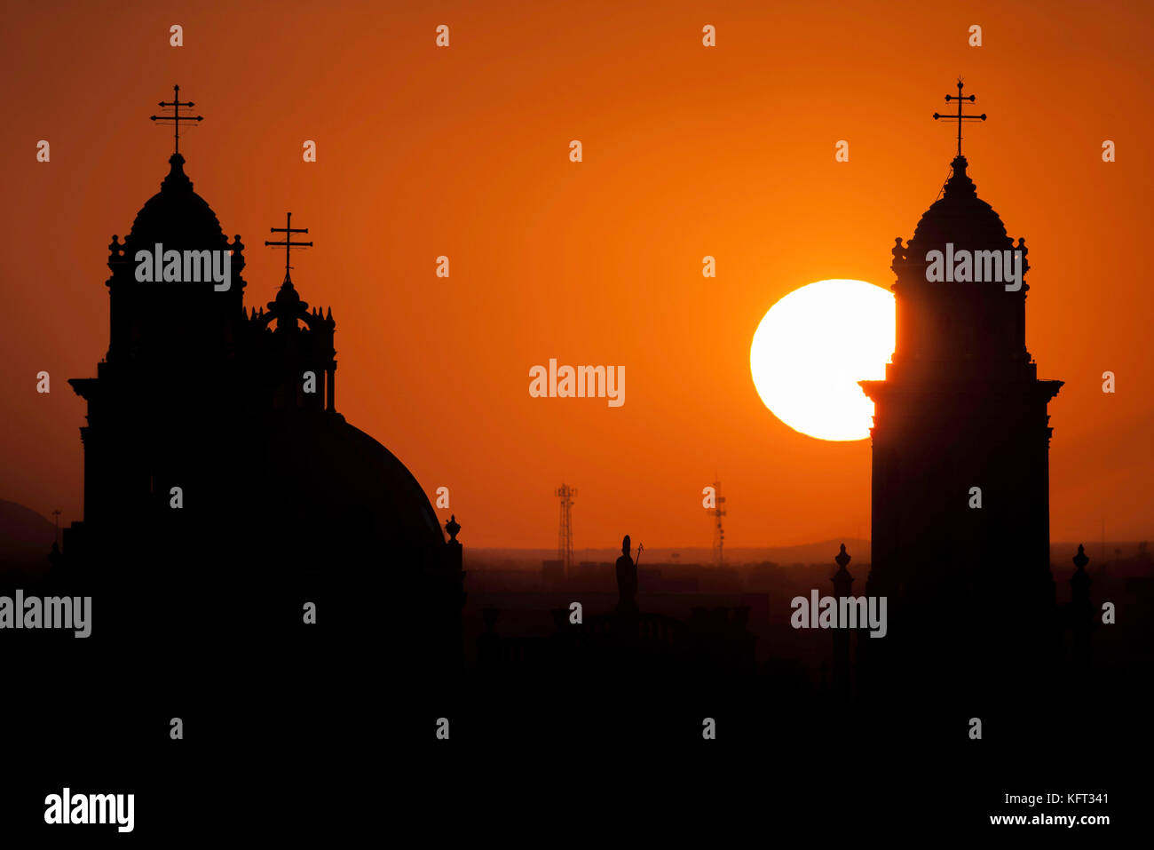 Sun at sunset in the backlight of the Cathedral of Hermosillo, Sonora ...