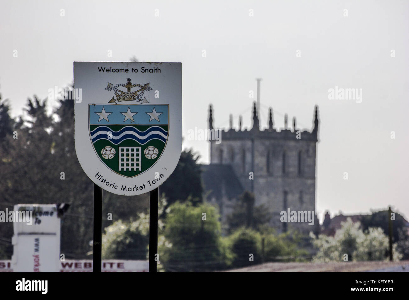Welcome To Snaith sign at the entrance to the Historic Market Town with ...