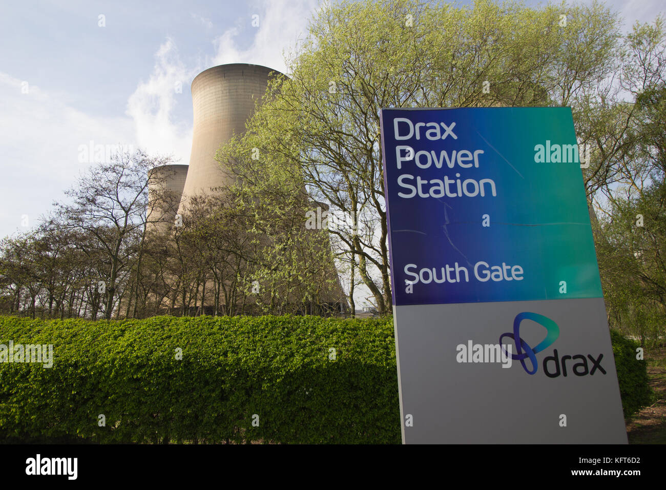 Drax Coal Fired Power Station from South Gate Entrance Stock Photo - Alamy