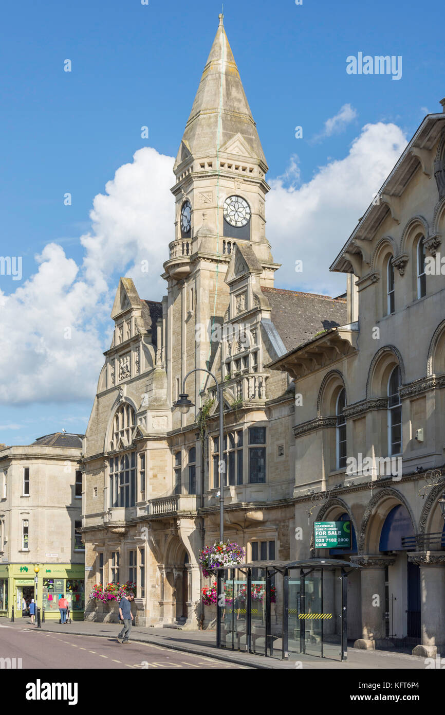 Trowbridge wiltshire town centre hi-res stock photography and images ...