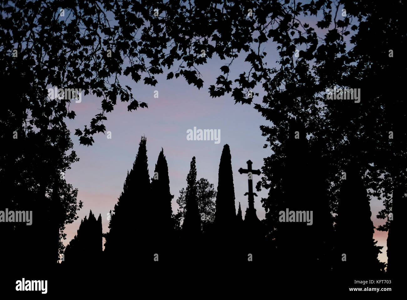 Pamplona cemetery hi-res stock photography and images - Alamy