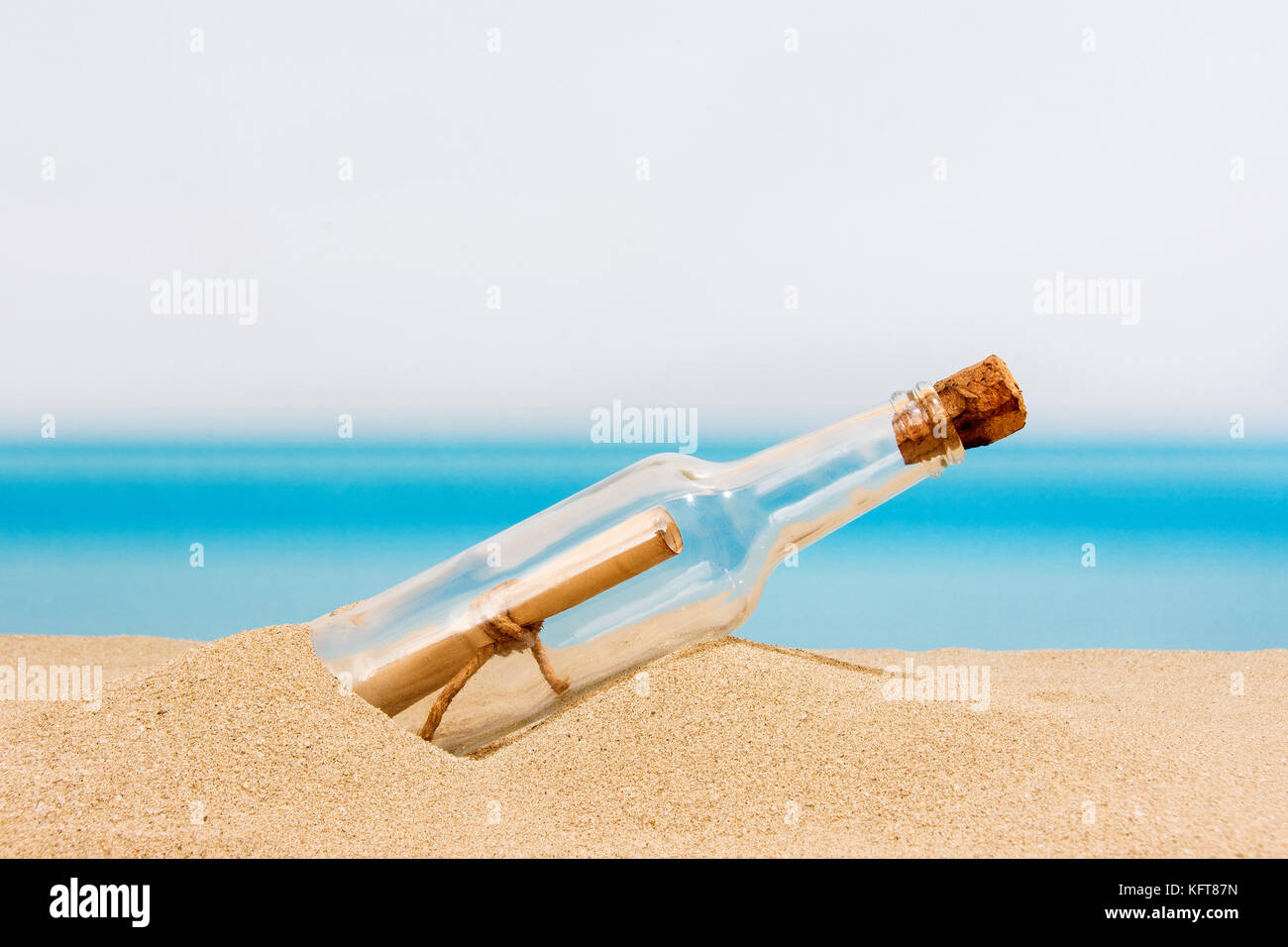 Message in bottle Stock Photo - Alamy